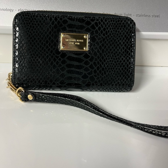 Michael Kors | Bags | Michael Kors Zip Around Wristlet Wallet Black ...